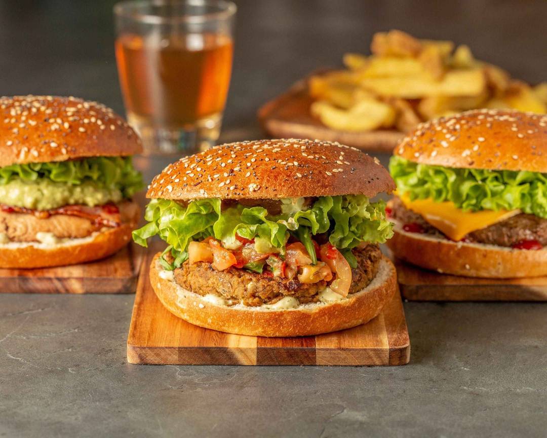 Holy Cow! Gourmet Burger Co. (Terreaux) delivery in Lausanne | Takeout ...