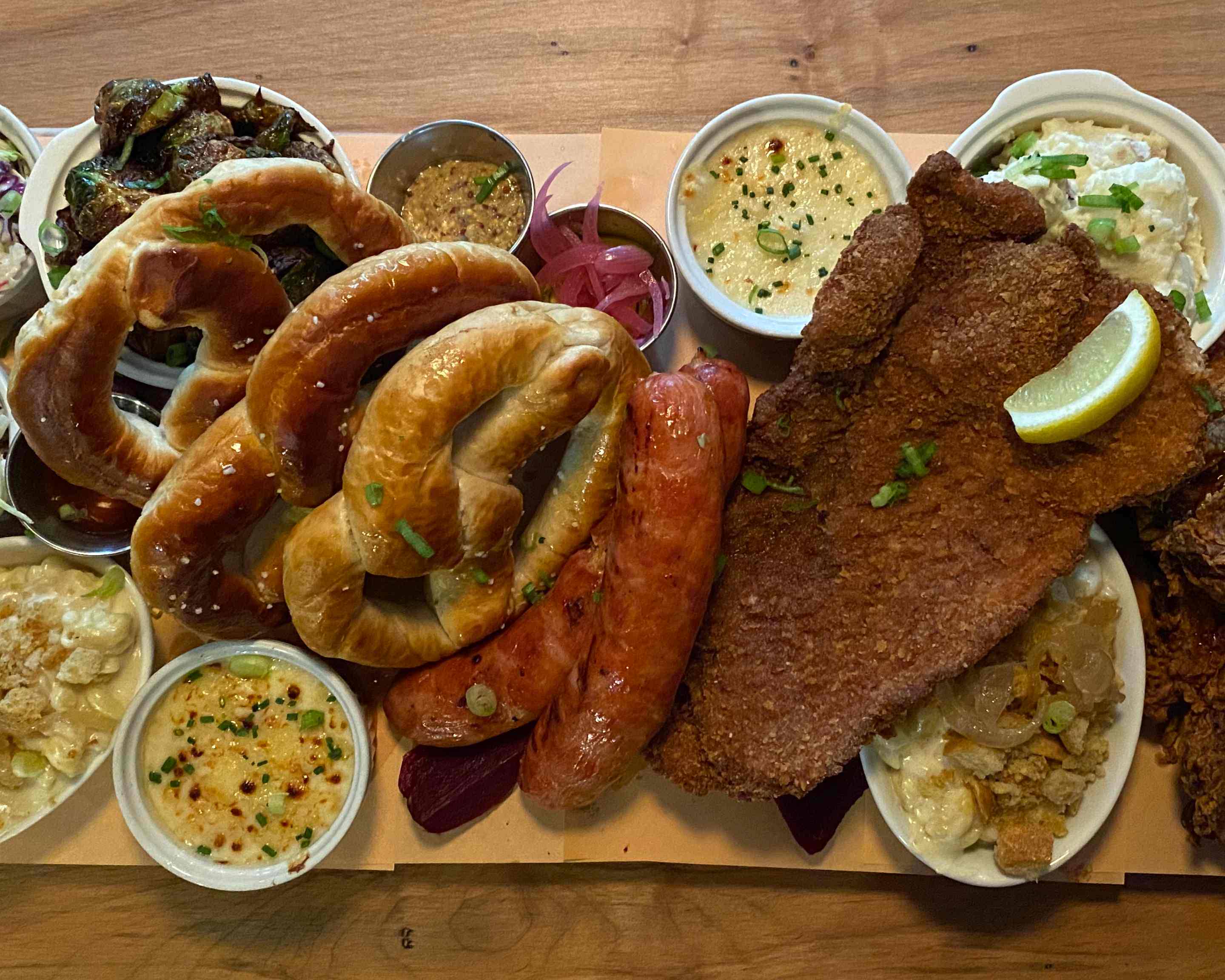 Order The Alpine Restaurant Delivery【Menu & Prices】| Toronto | Uber Eats