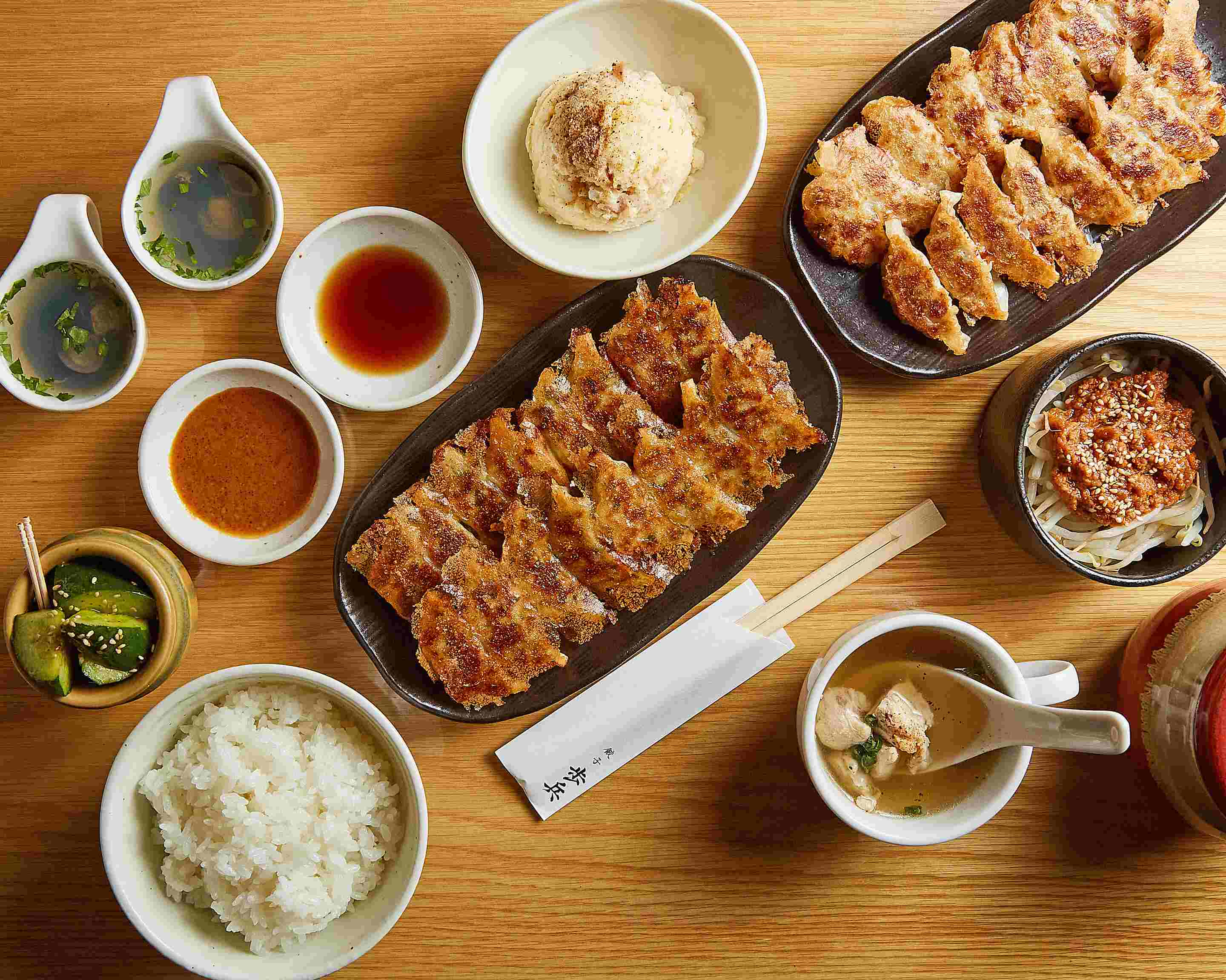 餃子歩兵 銀座店 Gyoza hohei ginzaの出前・宅配・テイクアウトメニュー | ウーバーイーツ